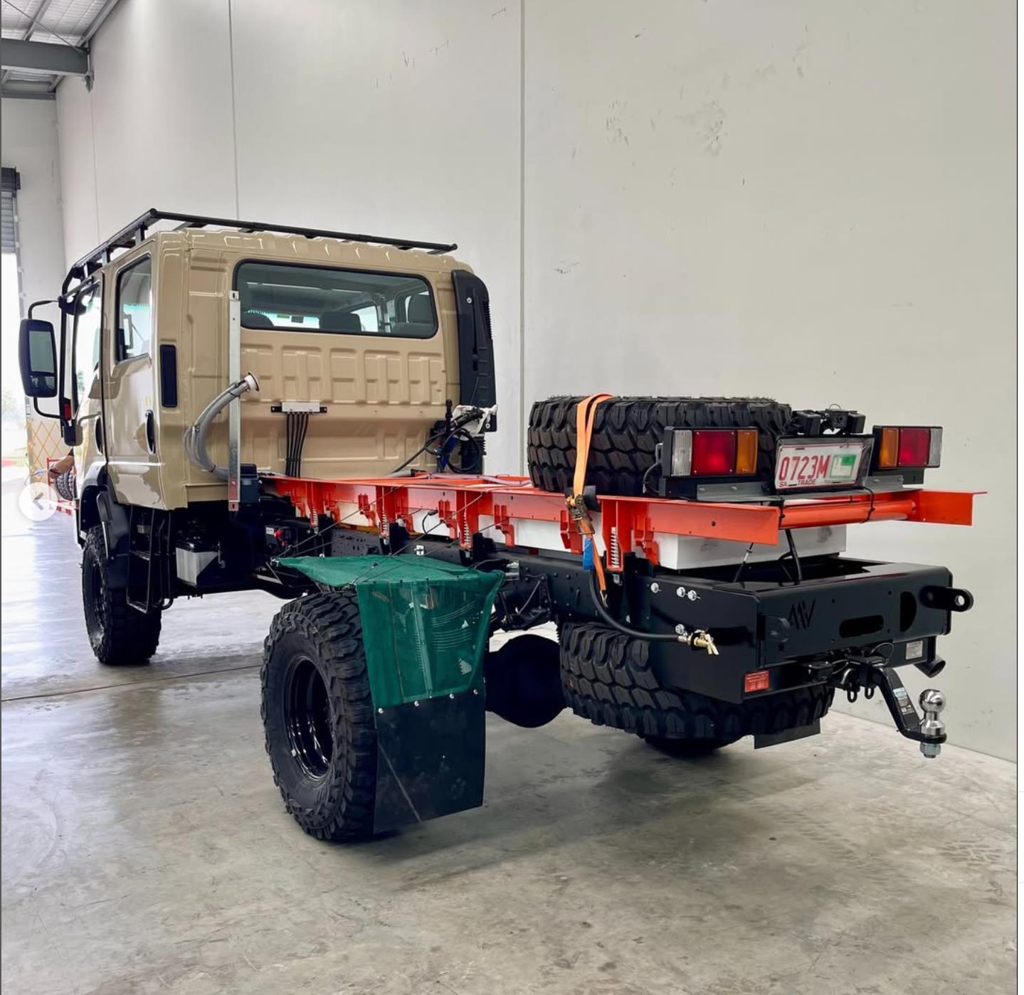 Isuzu NPS 2016+ Dc Kinetic Sub Frame Diesel 150 Lts+Water 290 Lts – AAV4X4